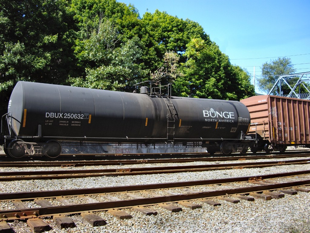 DBUX 250632 Tank Car